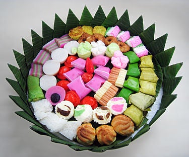Madam-N Assorted Kuih Box | Myth Cafe